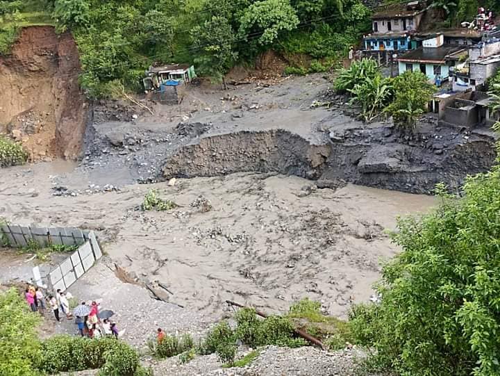 दार्चुलामा बाढीको बितण्डाः दुईको मृत्यु, ११ जना बेपत्ता ...